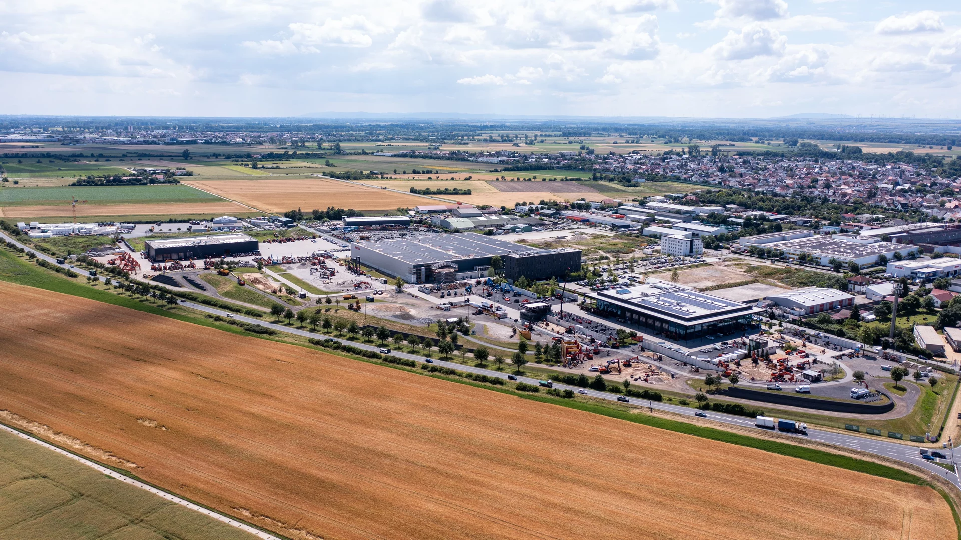 KIESEL - Die Kiesel Group - breit aufgestellt in 4 Geschäftsfeldern